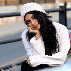 Streamily | Ana Sani Livestream Autograph